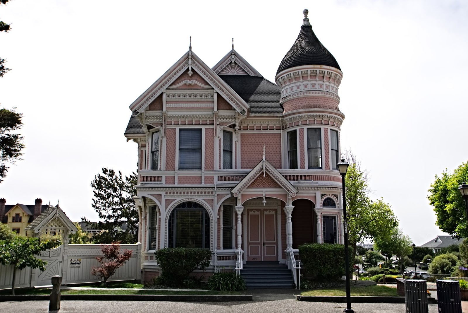 Eureka - Victorian Styled City - SesameTravel