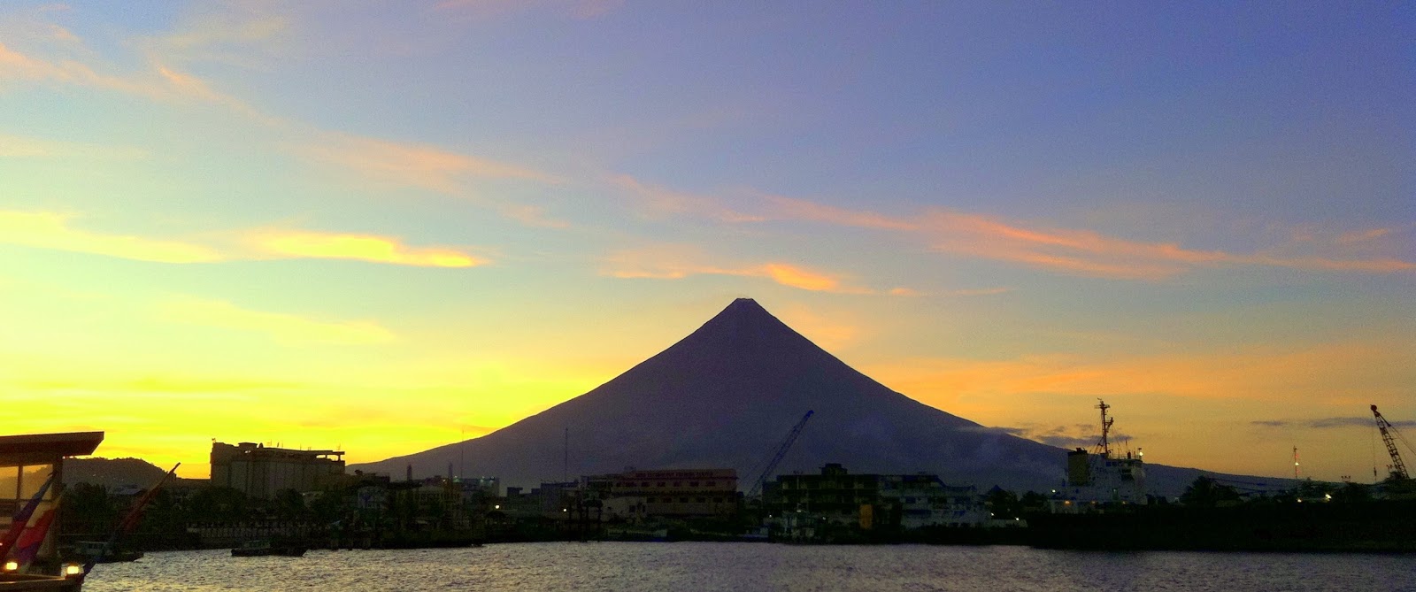naga-a-naga: Mayon: a universe on itself
