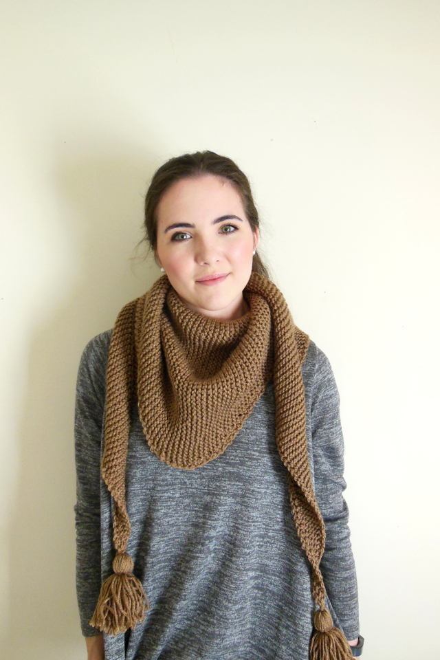 Triangle tassle scarf