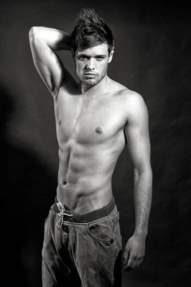 Man Central: Leo Delaney: Shirtless