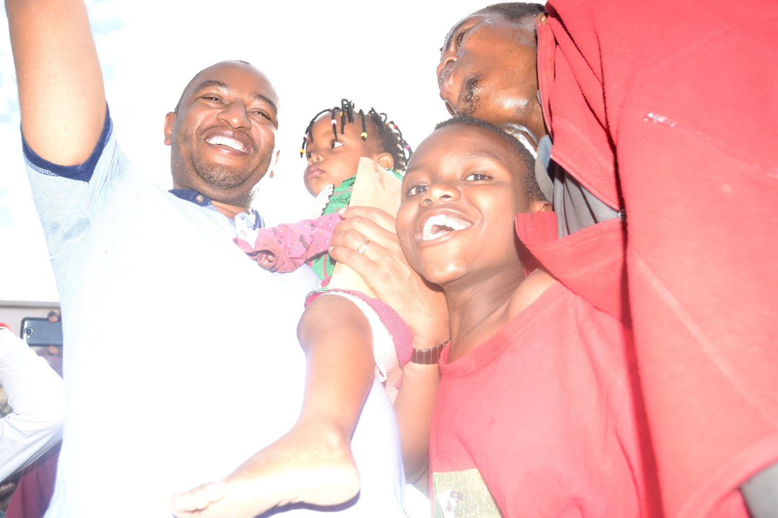 DAVIS MOSHA ABEBESHWA MAJUKUMU YA MBUNGE MOSHI MJINI NA WANANCHI ...