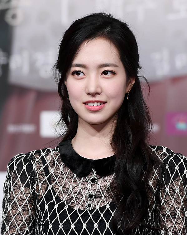 Nao Kanzaki and a few friends: Jin Se-Yun: Finally her first intro post....