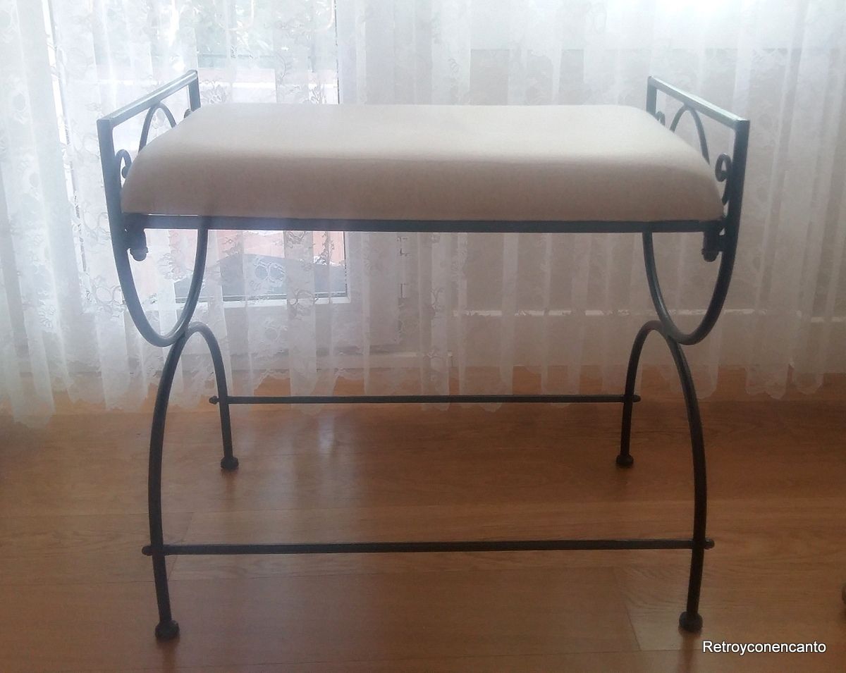Retro y con encanto: Un banquito muy puntual.