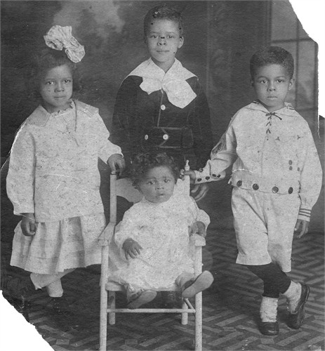 Between the Gate Posts: Wordless Wednesday Anna Lou's Children circa 1920