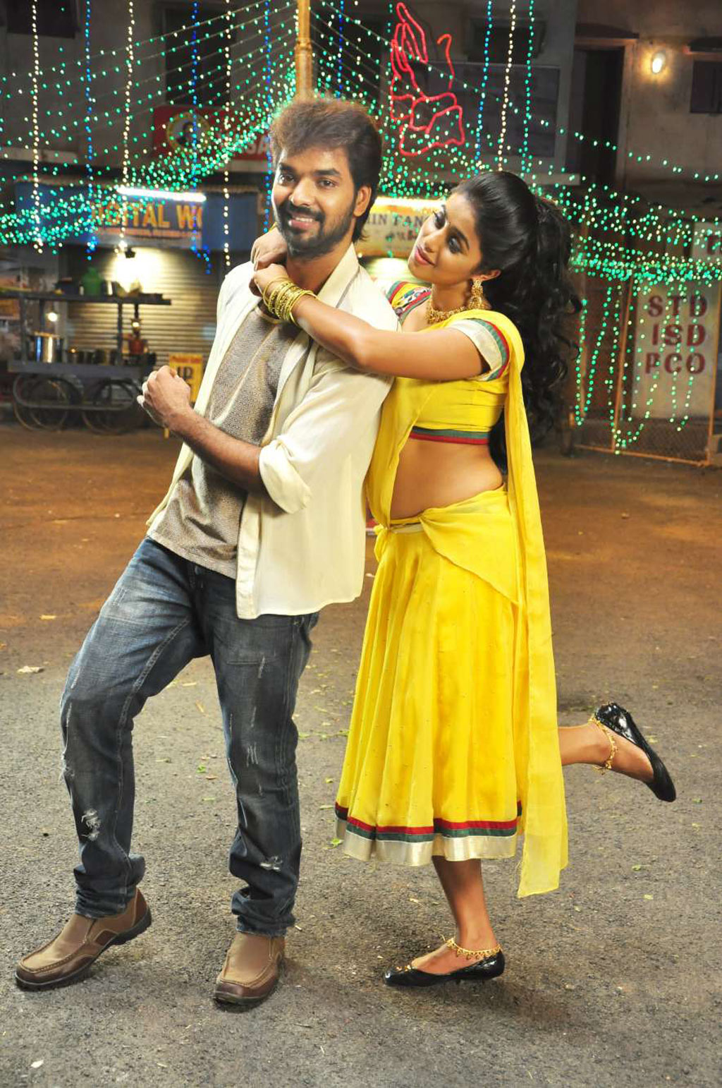 Stills Daily: Arjunan Kadhali Tamil Movie Stills