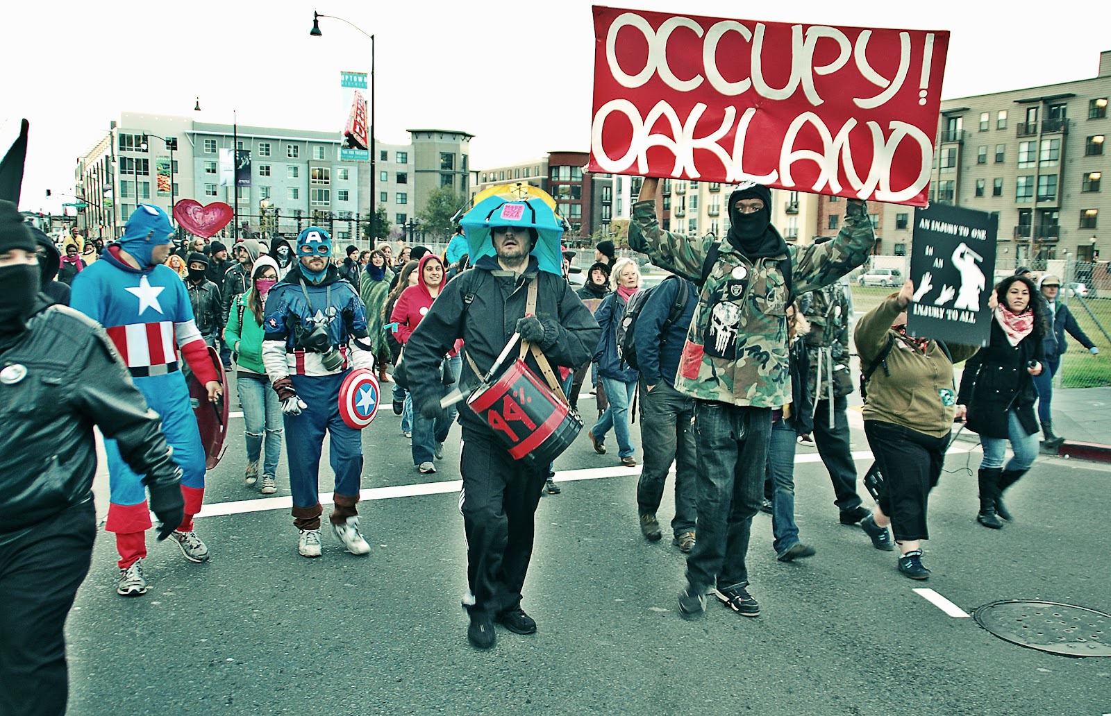 ARBOL FOTOGRAFICO: CAPITAN AMERICA MEETS OCCUPY OAKLAND. March in ...