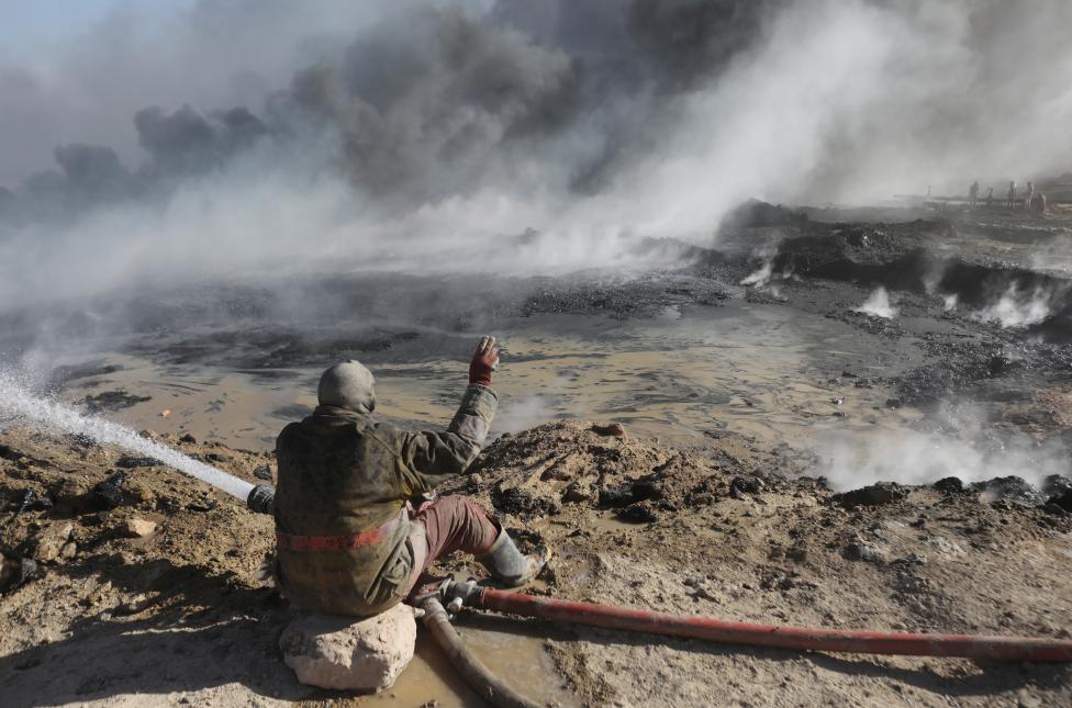 These Oil Wells in Iraq Have Been Burning For Months - World Politics