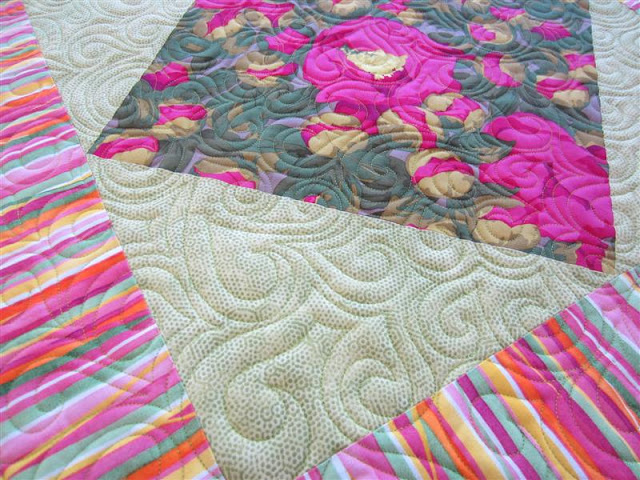 Crafty Sewing & Quilting: Getting Up Close with Paisley Swirl Quilting