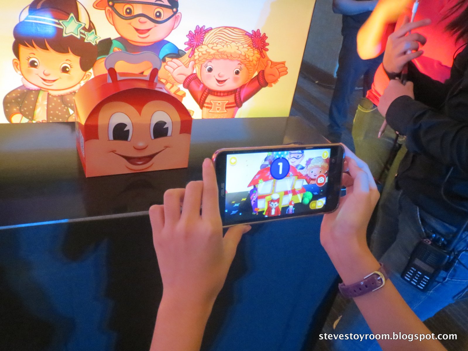 Steve's Toy Room: Jollibee Unveils Augmented Reality Game: Jollidance ...