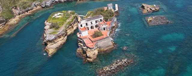 Gaiola Island, Naples, Italy - Most Amazing and Beautiful - Amaziful