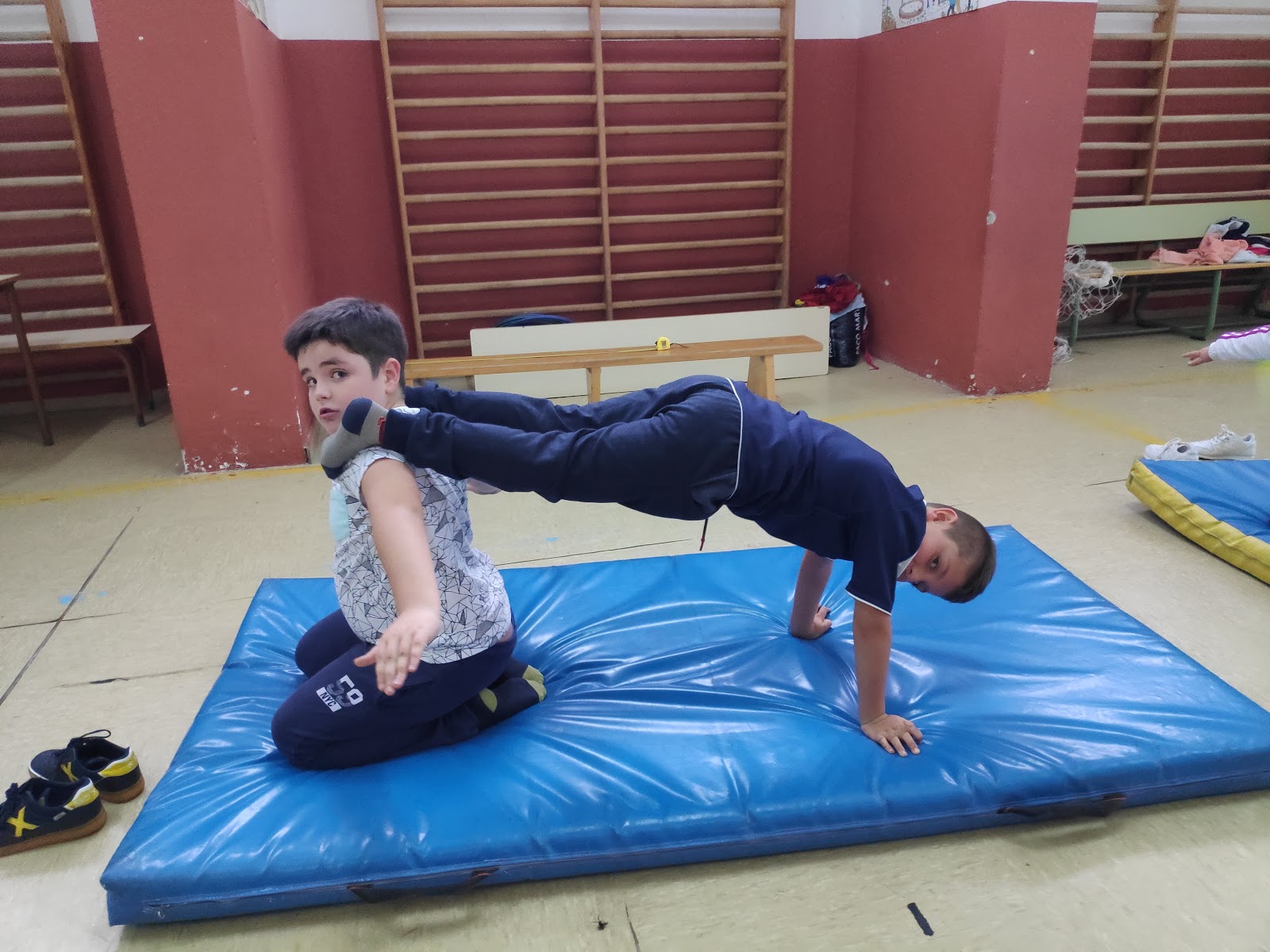 Rincón de Ed. Física: Acrosport en primaria