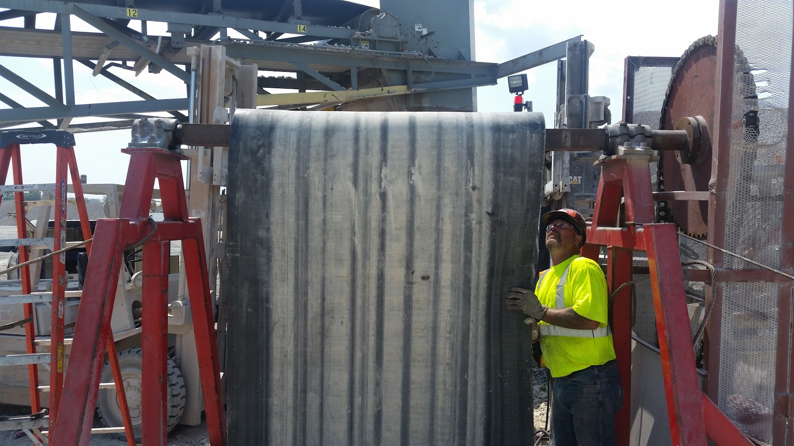 Belt Doctor: Stacker Belt Installation - Lime Stone 4 ply 600# 60" wide ...