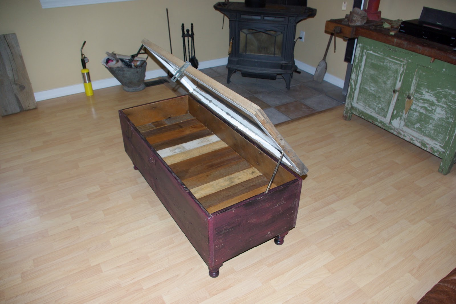 Reclaimed Rustics: Vintage Window Coffee Table