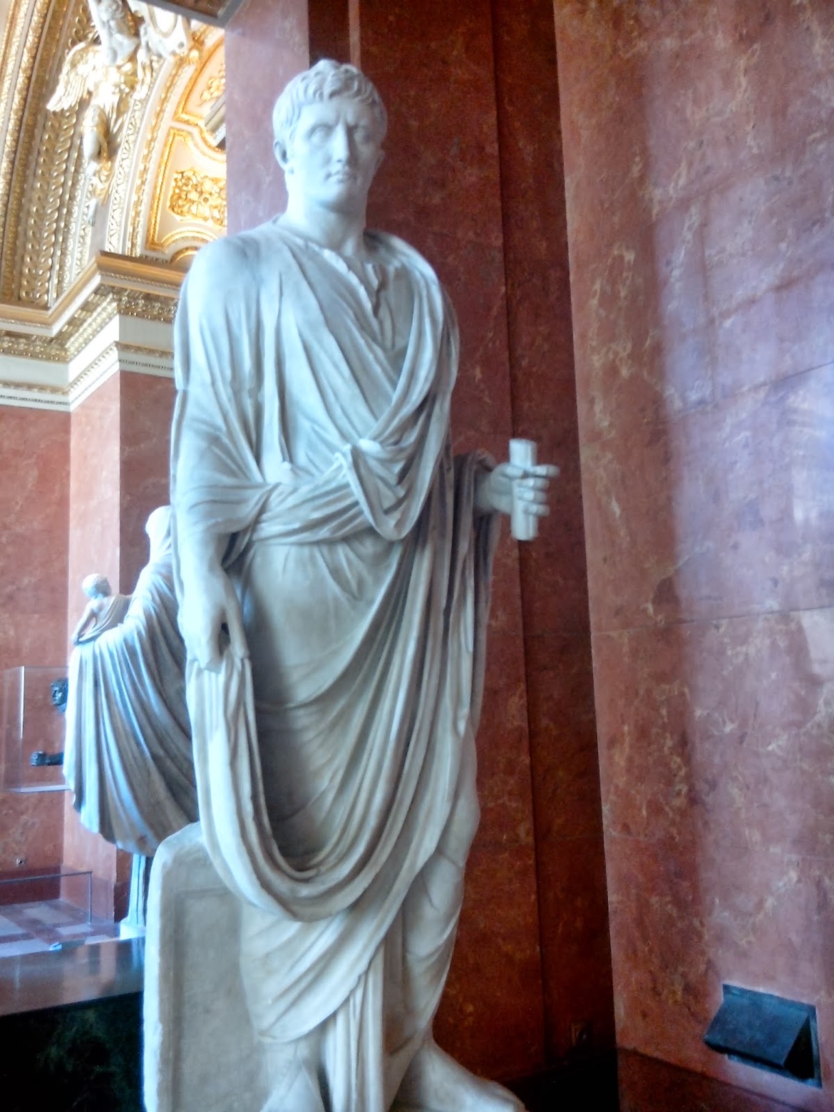 MERIDA ROMANA: AUGUSTO TOGADO