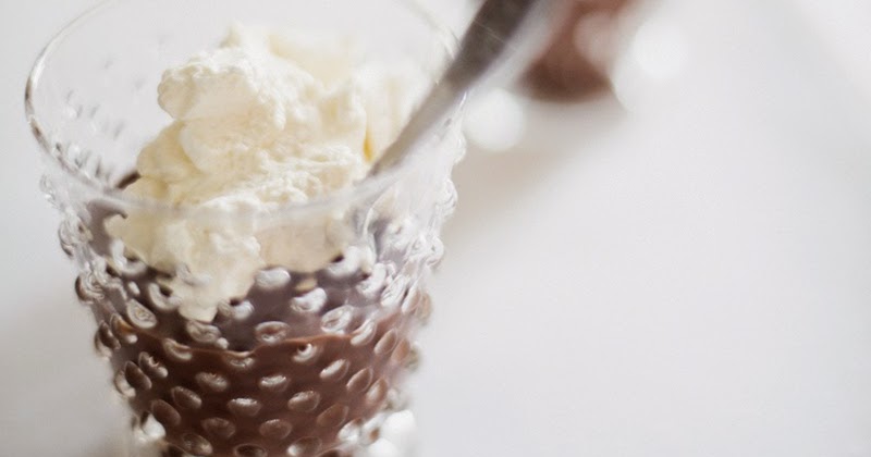 A MESSY FEAST: Chocolate Pudding