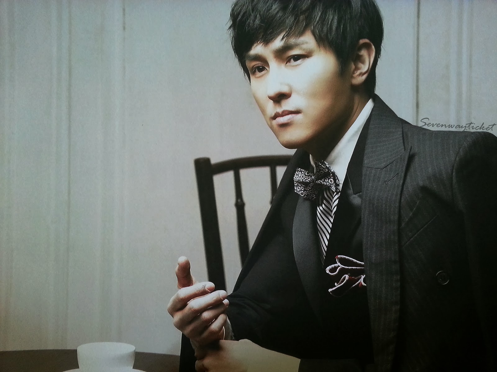 신화산: LiveWorks SHIN HYE SUNG LEE MIN WOO KIM DONG WAN Season's Greetings