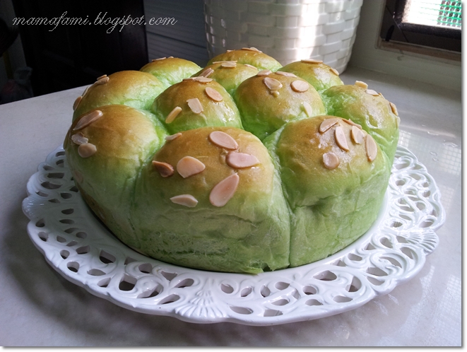 MamaFaMi's Spice n Splendour: Pandan Buns