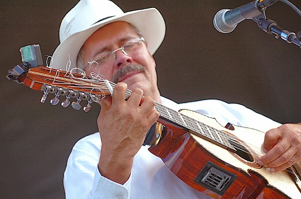 Yomo Toro o El Cuatro Puertorriqueño para el Mundo