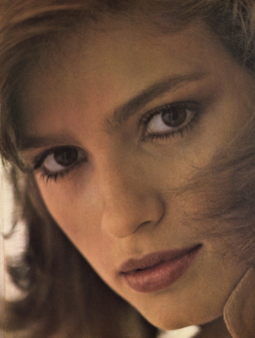 Digs Frocks and Books: The 60s Face