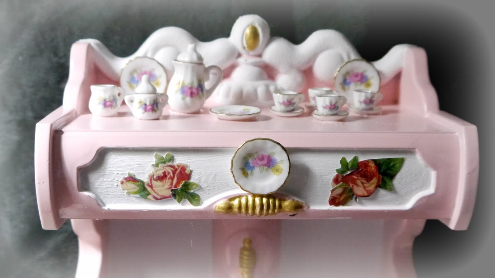 Suzy Homefaker: Holly Hobbie oven redo