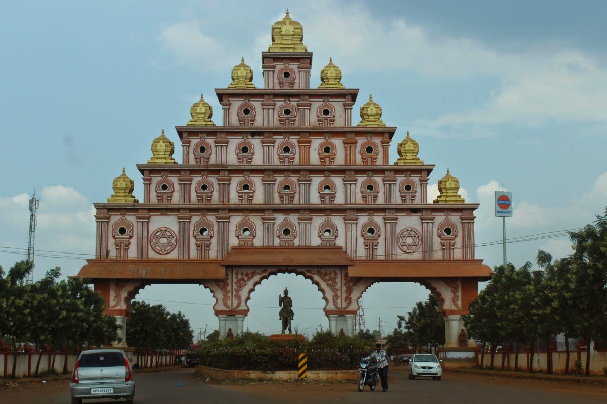 Journeys across Karnataka: 108 feet statue of Basaveshwara, Basava Kalyana