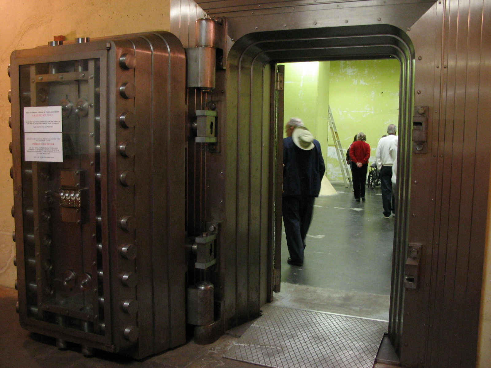 The Museum of Modern Irrelevance (MoMI): The Diefenbunker Museum ...