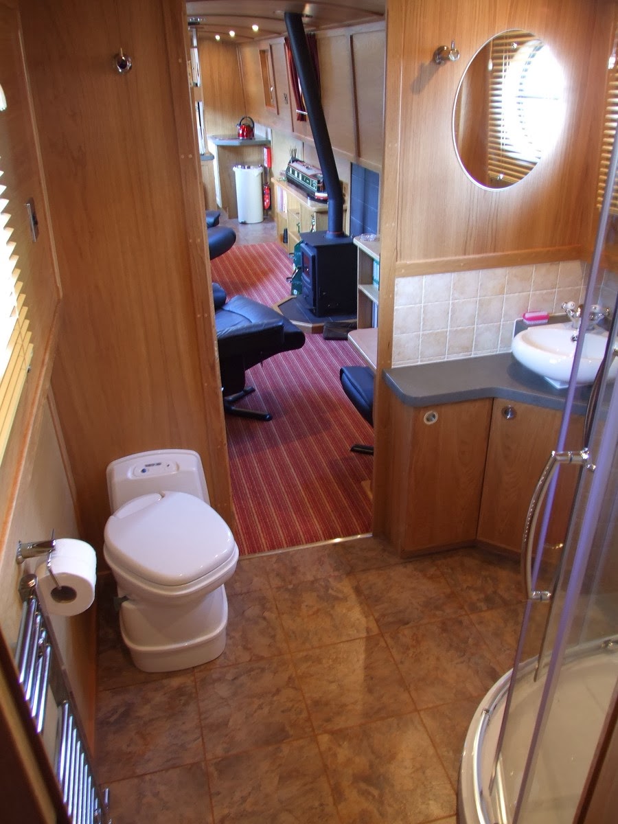 Narrow boats and Idea's for small spaces: Pod Bathroom Idea's