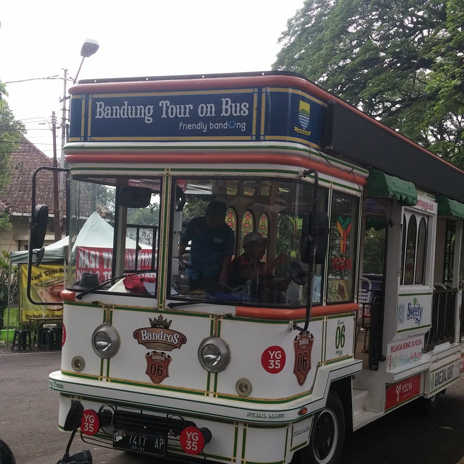 Bandros Bandung : Yuk Jalan-Jalan Keliling Bandung Naik Bandros