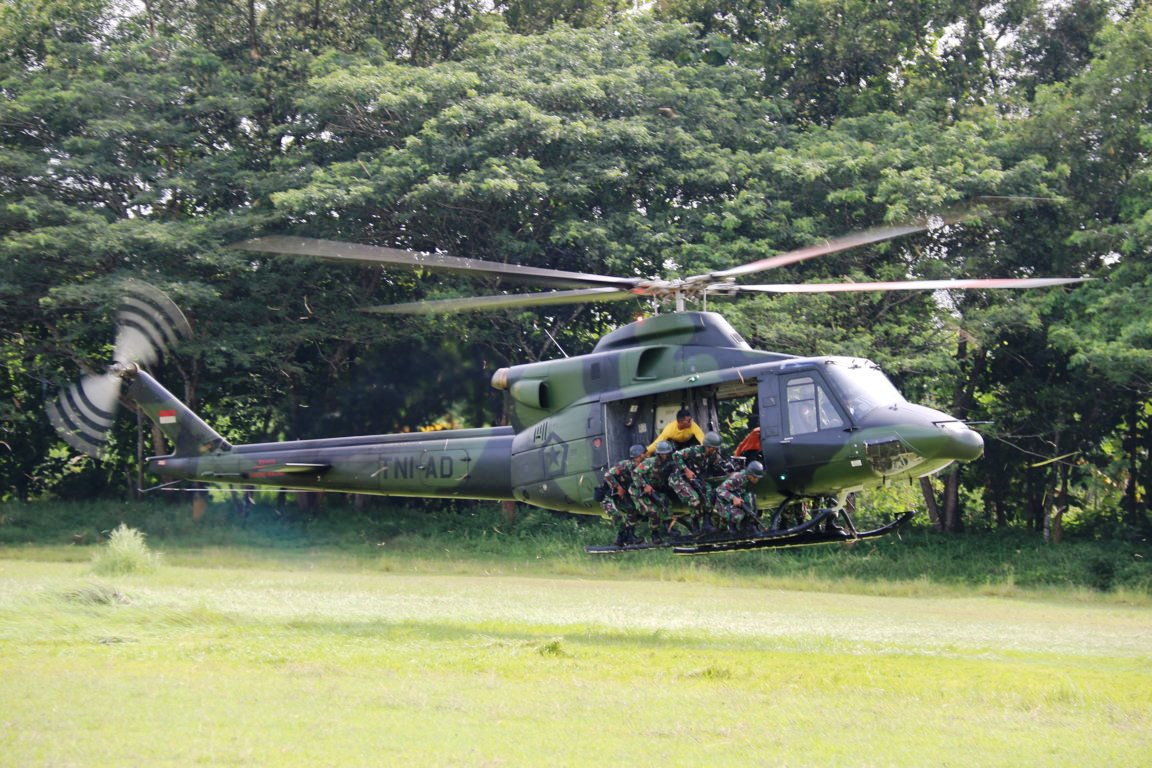 DEFENSE STUDIES: Puspenerbad Tambah Dua Heli Tempur Skadron 13