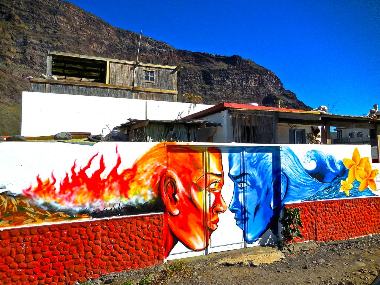 LA GOMERA ISLAND (Canary Islands): Intriguing Mural in Valle Gran Rey