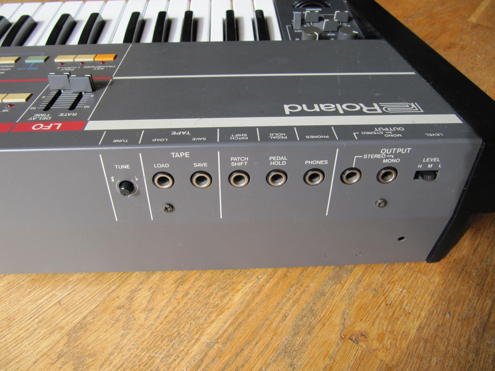 MATRIXSYNTH: Roland Juno-106 w/ Case SN 443016