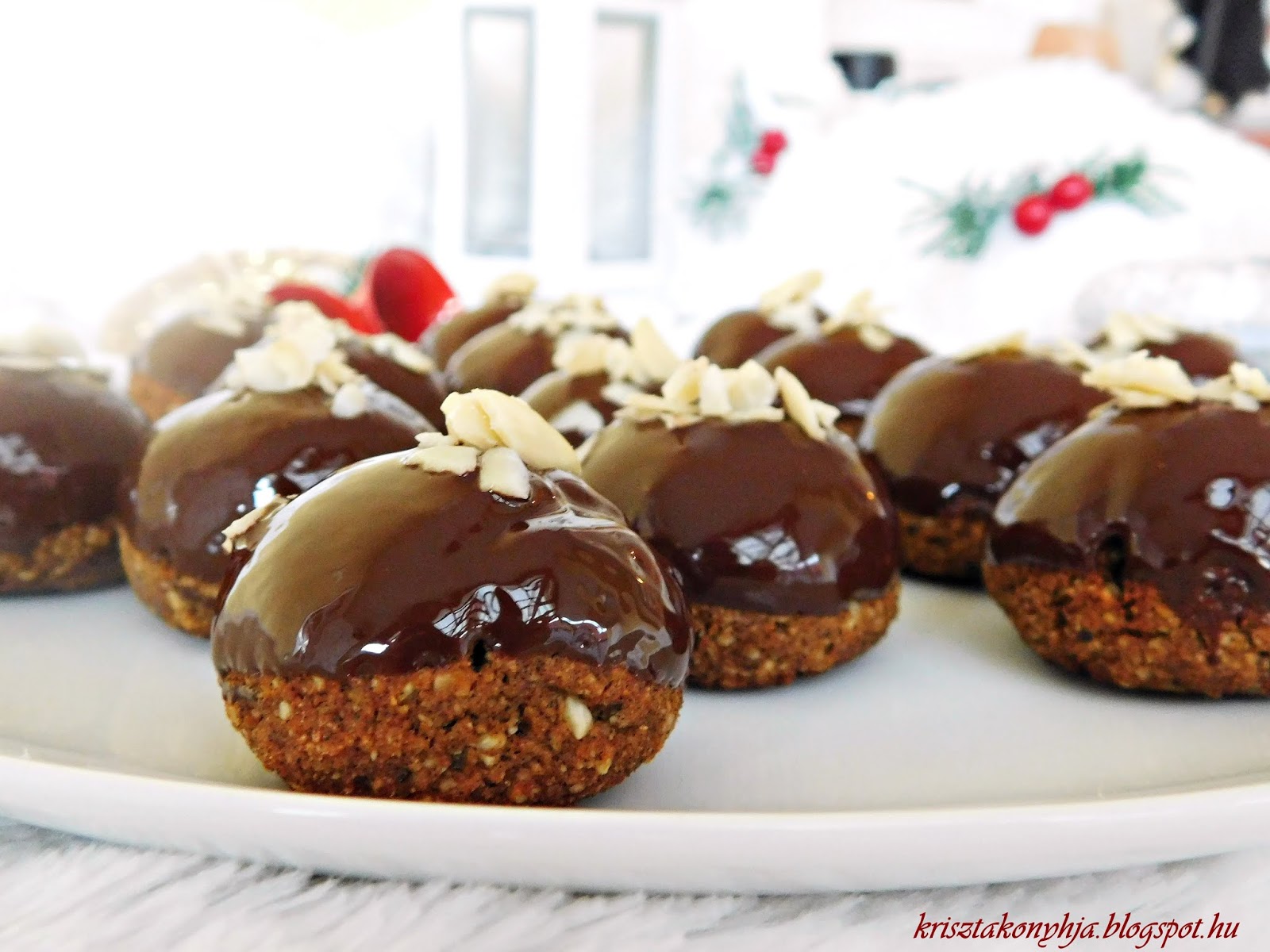 Kriszta konyhája- Sütni,főzni bárki tud!: Mézes puszedli (paleo)