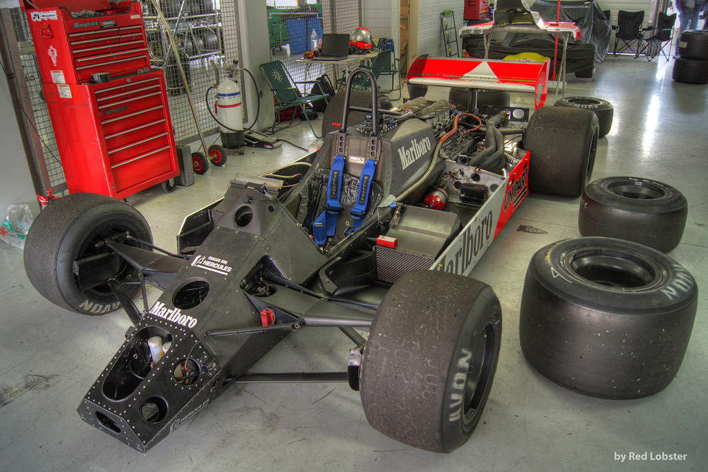 Modern McLaren MP4/4 - Part 1 - SomersF1 - The technical side of ...