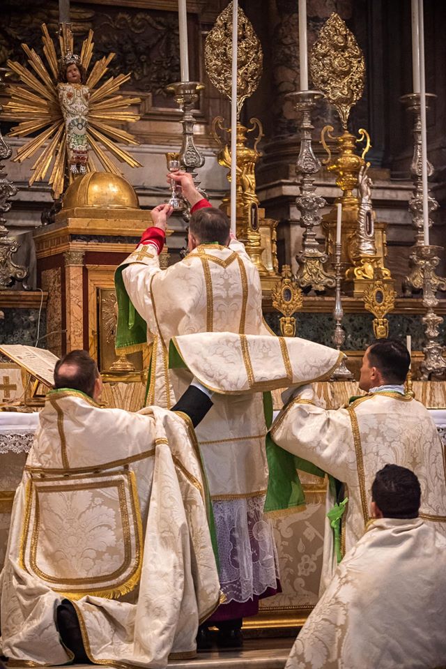 New Liturgical Movement: Abp Sample Celebrates Candlemas with the FSSP ...