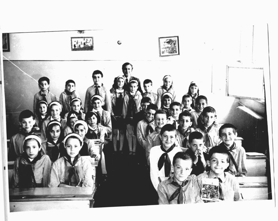 oliviamaria(nicolae)marcov: bucharest, romania: Scoala din România, în ...