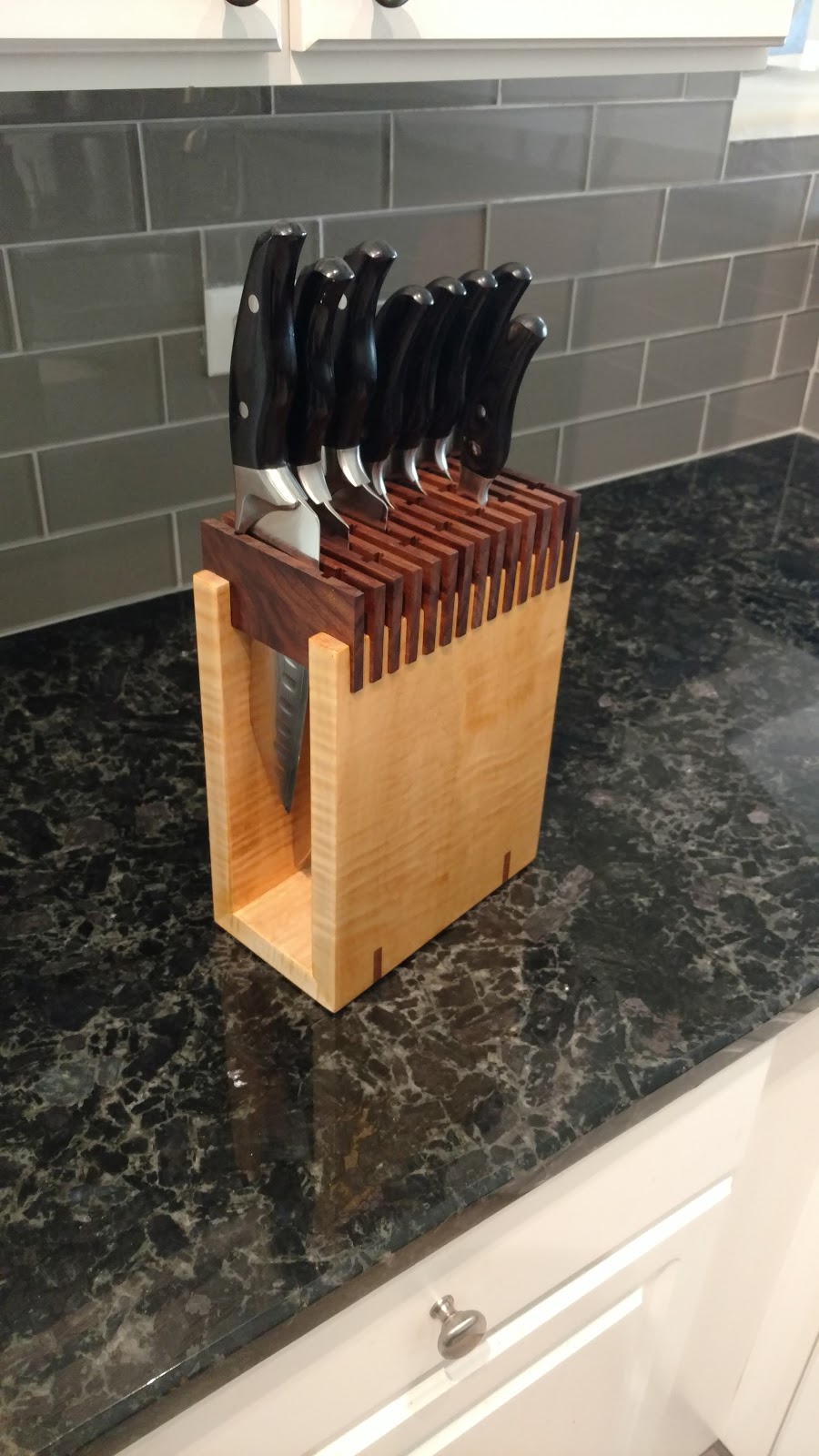 Justin's Wood Works: DIY Walnut and Curly Maple Knife Block