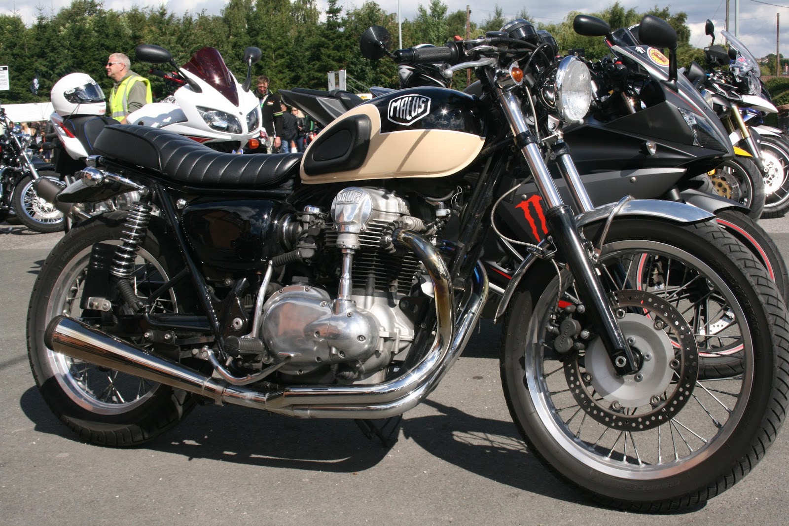 benchdonkees: Some pics from the "Last Chance" classic and custom show ...