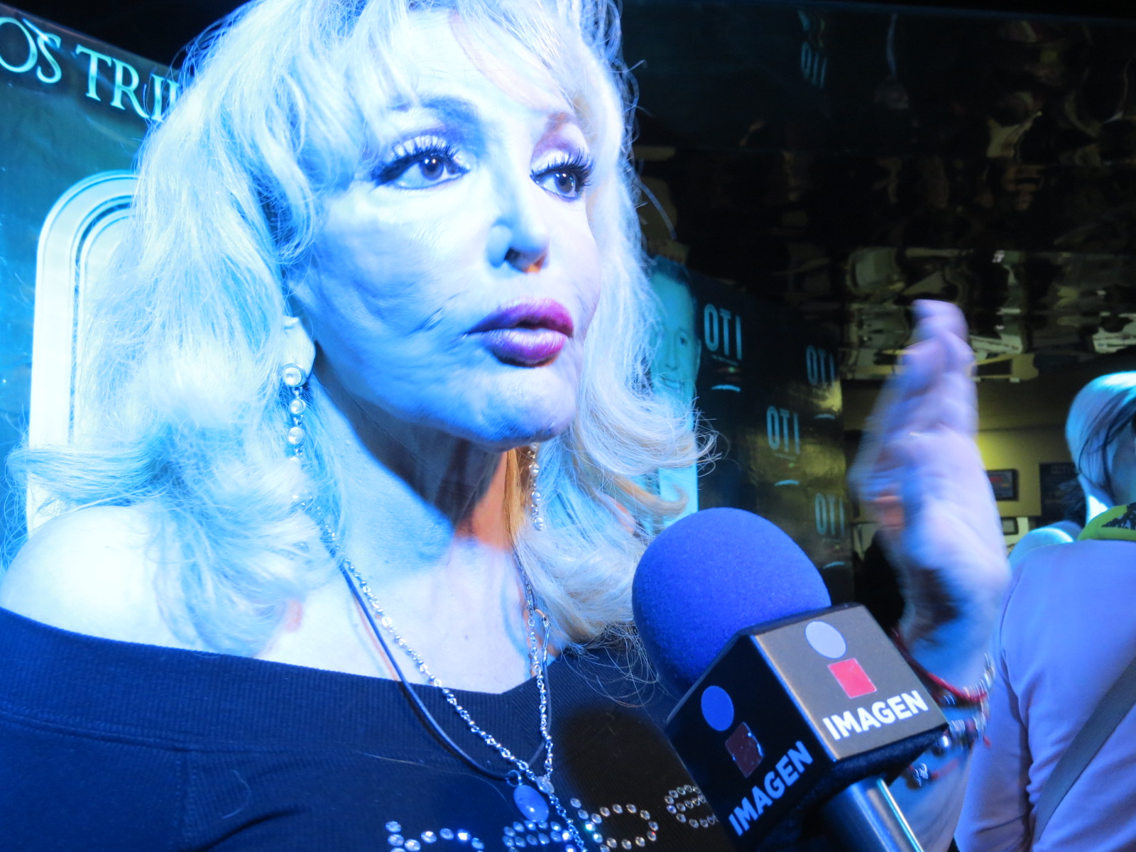 somos el espectador: MERLE URIBE INSPIRACION PARA EL OTI