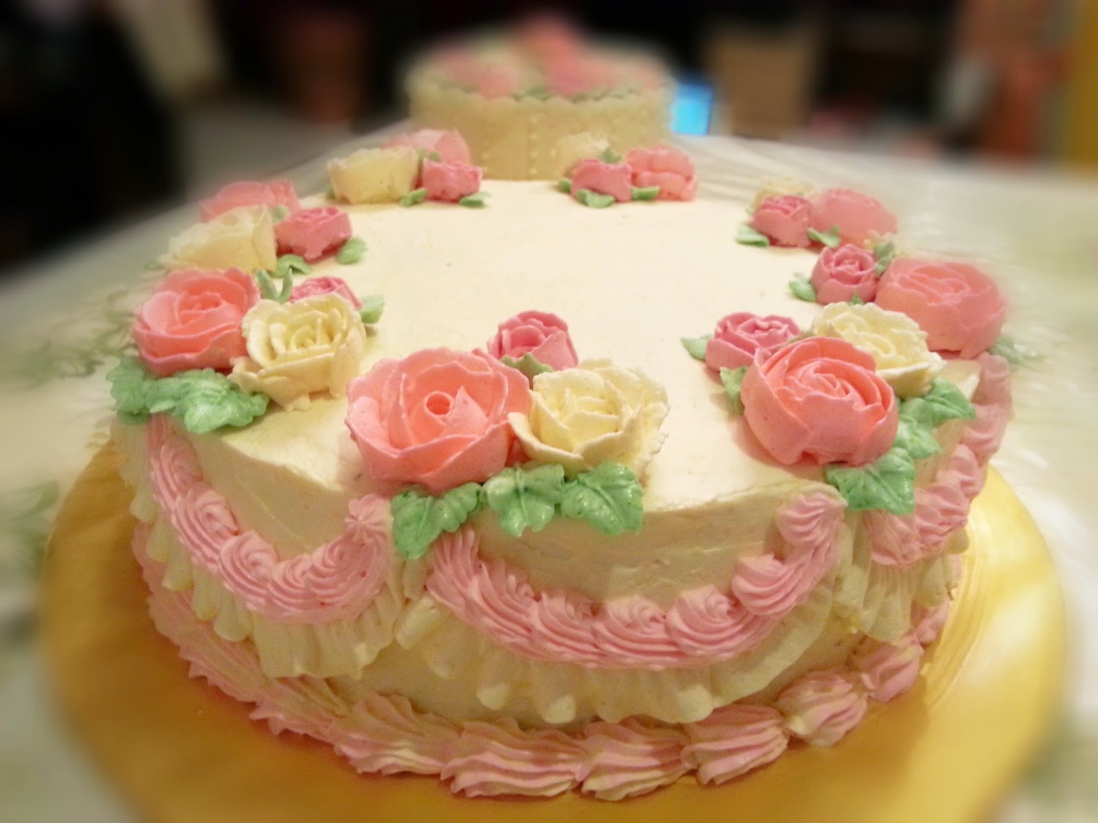 ISAURA KITCHEN: Kek Kahwin 2 tingkat tema pink dan cream