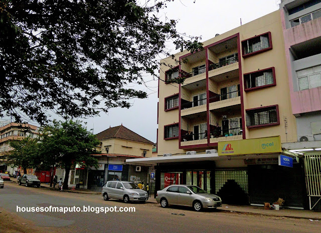 Prédios dos anos 60 no Alto Maé - Rua João Albasini