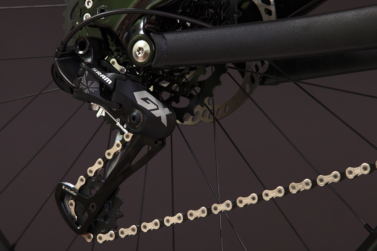 Alutech Cycles' New Fanes 5.0 Cane Creek Helm Launch Edition Bike ...