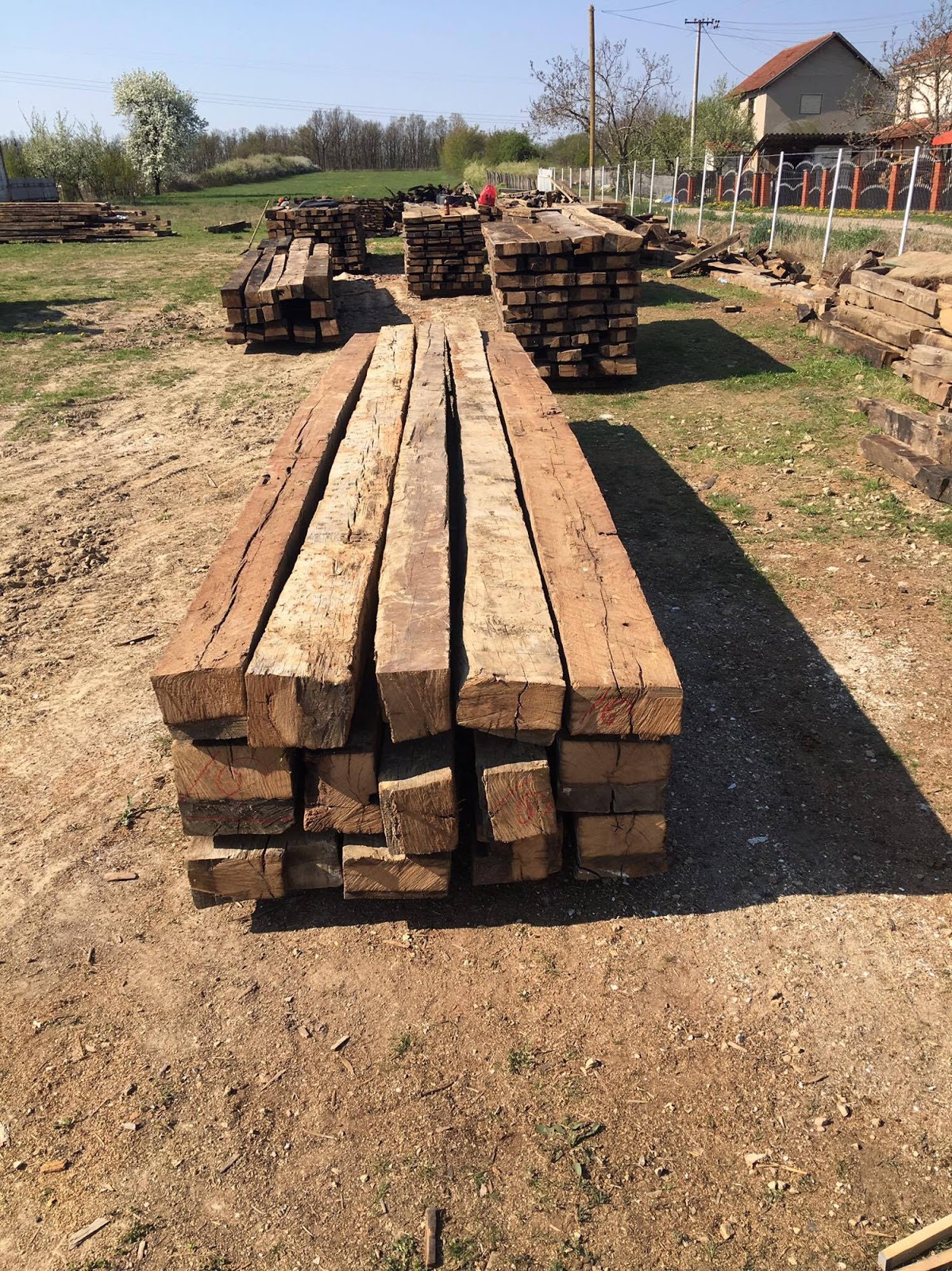 Tesana Gradja: Stare grede i daske otkup