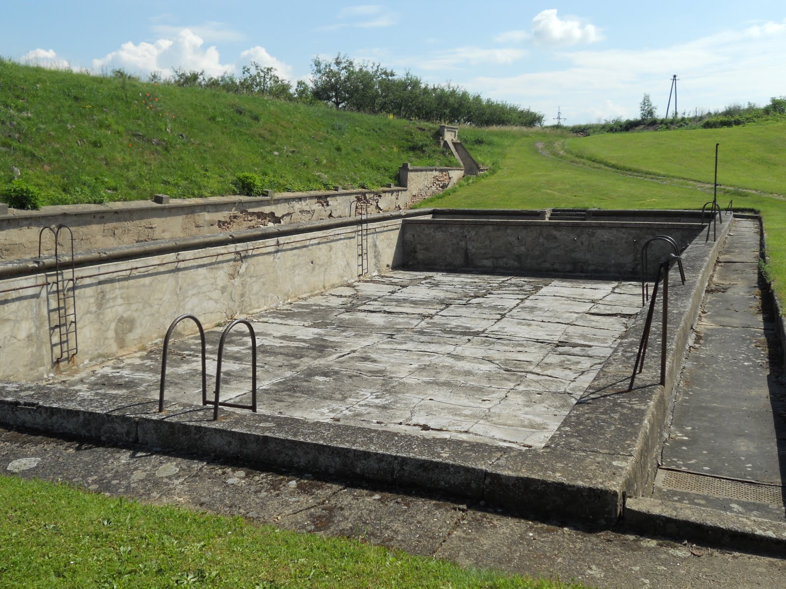 Ahoj, Praha (Prague). Na zdravi!: Tuesday (June 14th): Terezin ...