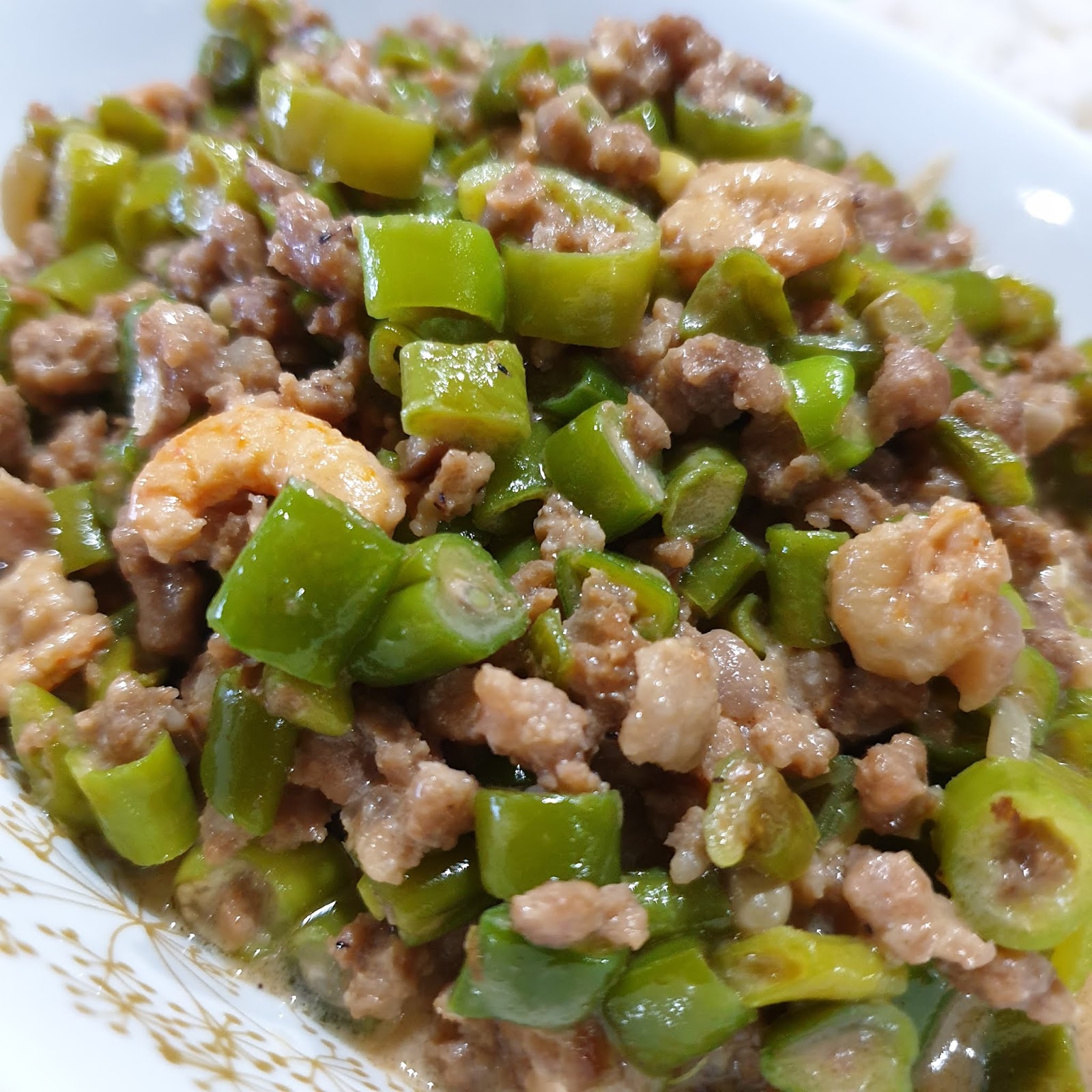 [Recipe] Gising-gising (spicy minced pork and vegetables in coconut ...