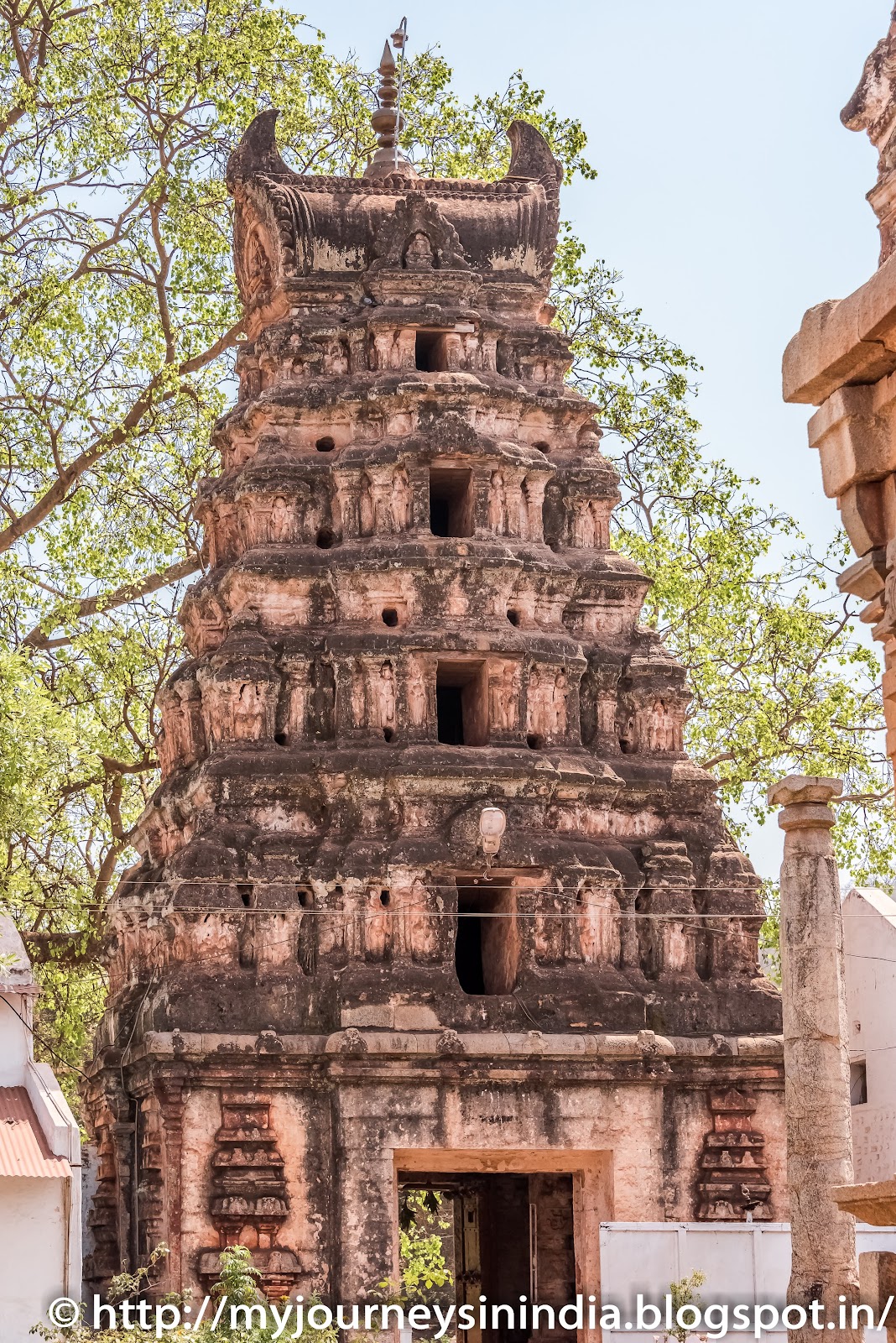 My Journeys In India: Sandur Kumaraswamy Temple and Shiva Vilas Palace