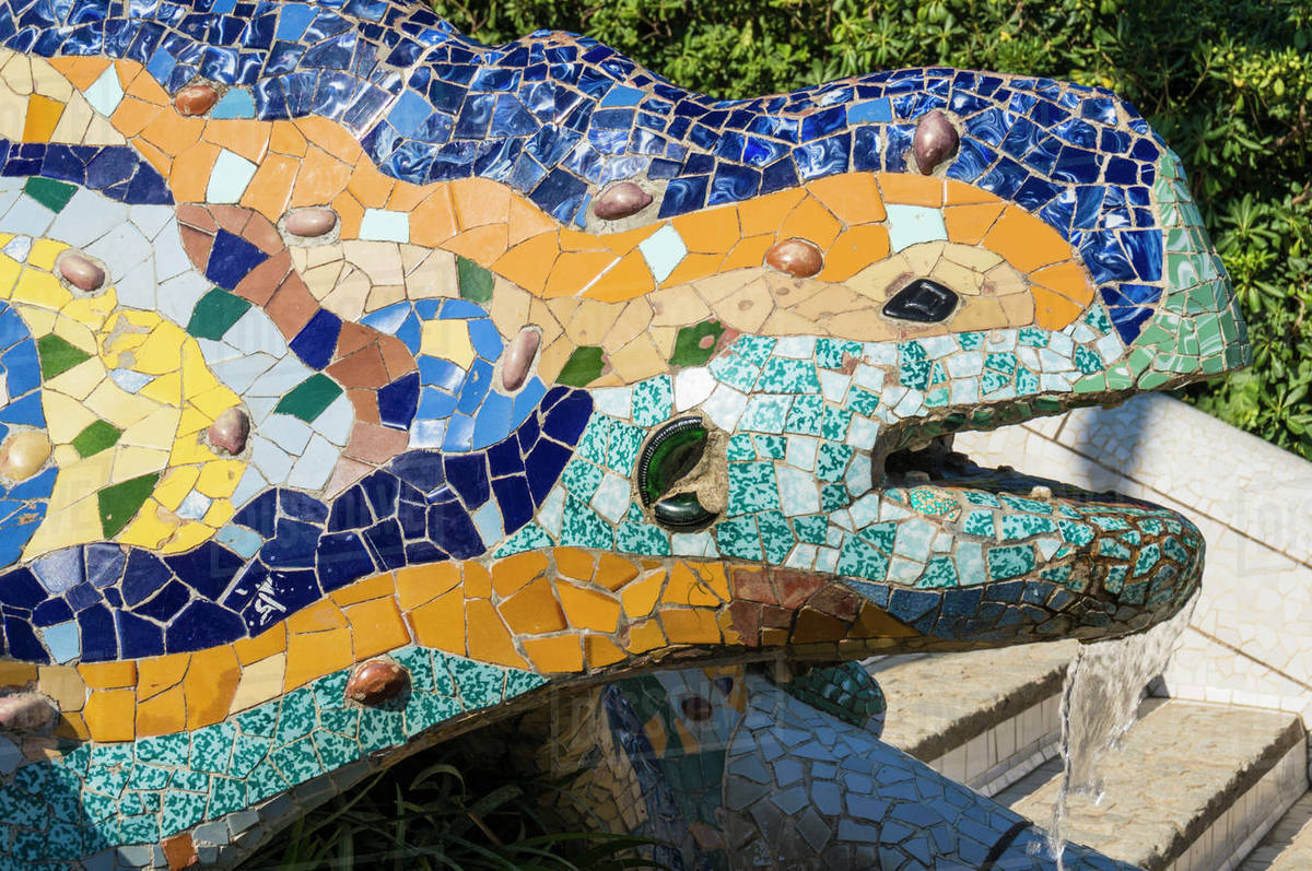 ARTS AND CRAFTS 5th GRADE (A and C): Unit 4 - Antoni Gaudi (November, 6th)