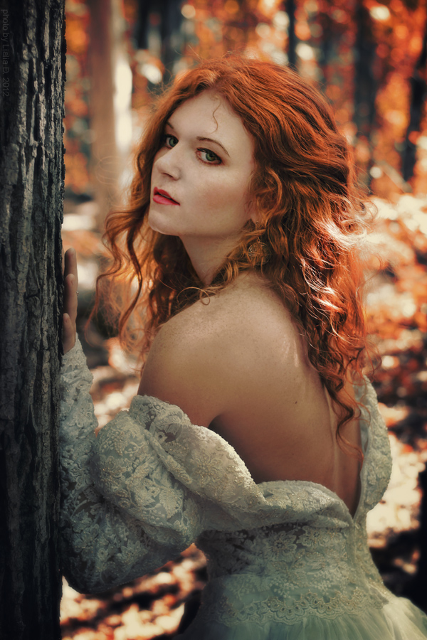 Missks World Hump Day Reds ~ Autumn Freckles