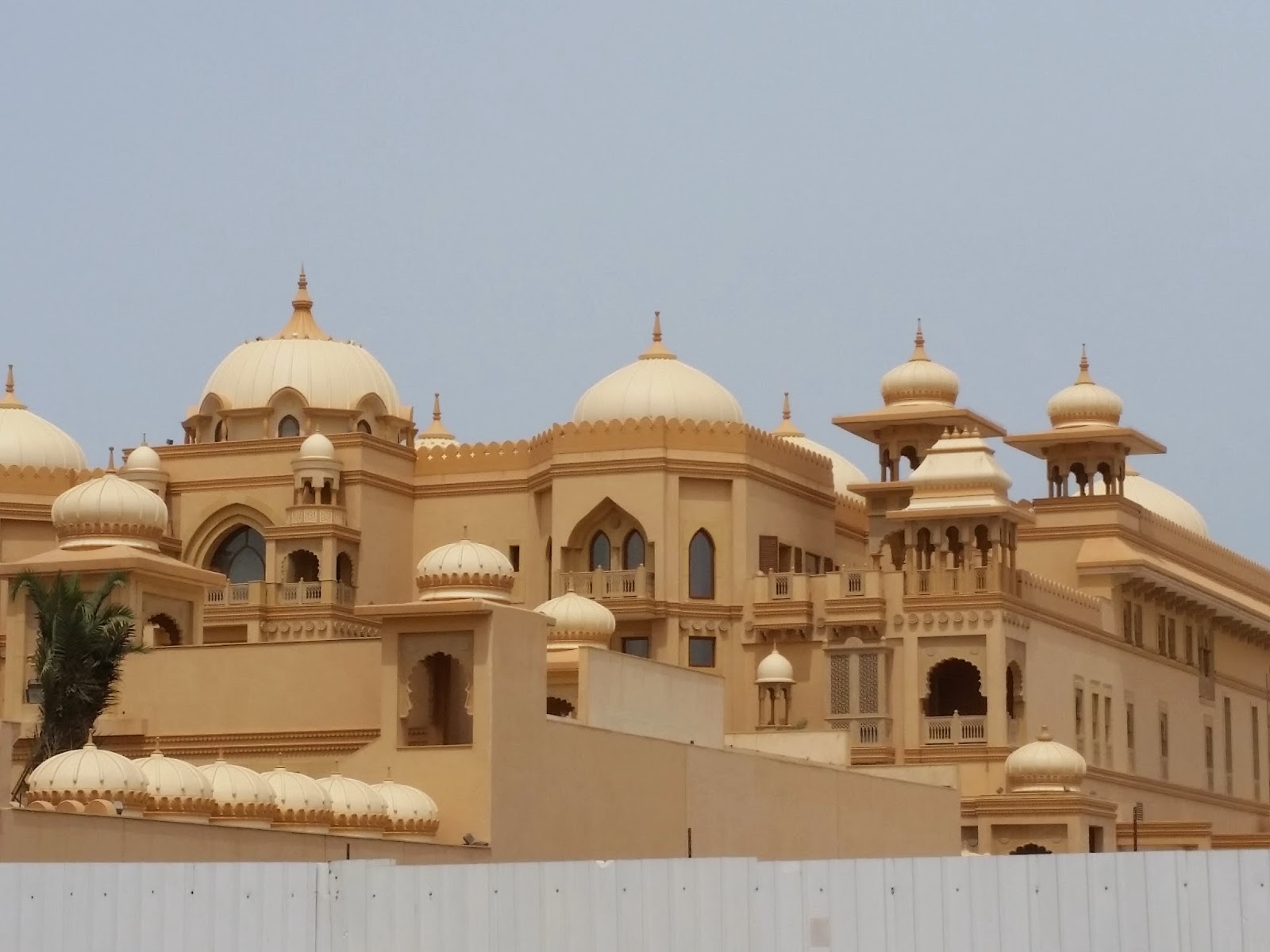 Life in Kuwait Blog: Outrageous Palace in Messila