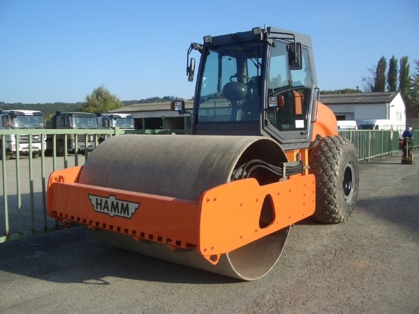 Cilindri Compactori Hamm 3411 second hand de vanzare 11.3t An 2006 Ore ...