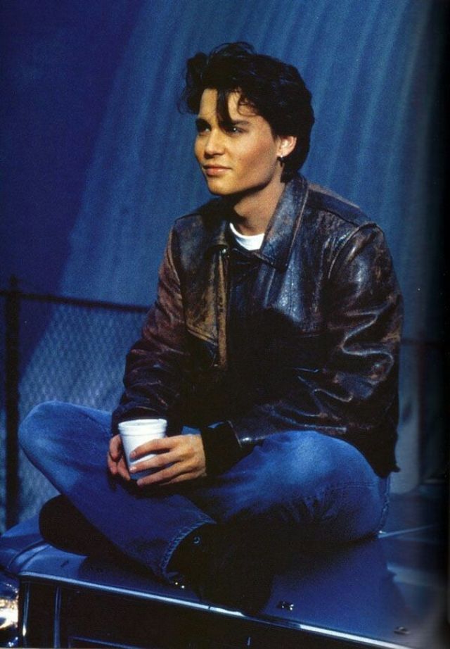 30 Amazing Photographs of a Young and Hot Johnny Depp From Between the ...